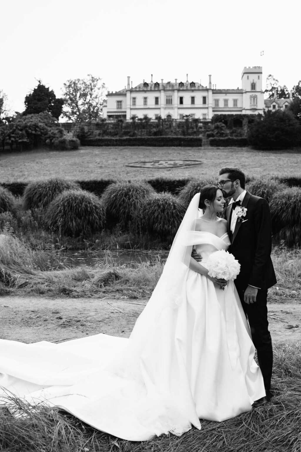 Timeless and elegant wedding at Castello Dal Pozzo on Lake Maggiore ...